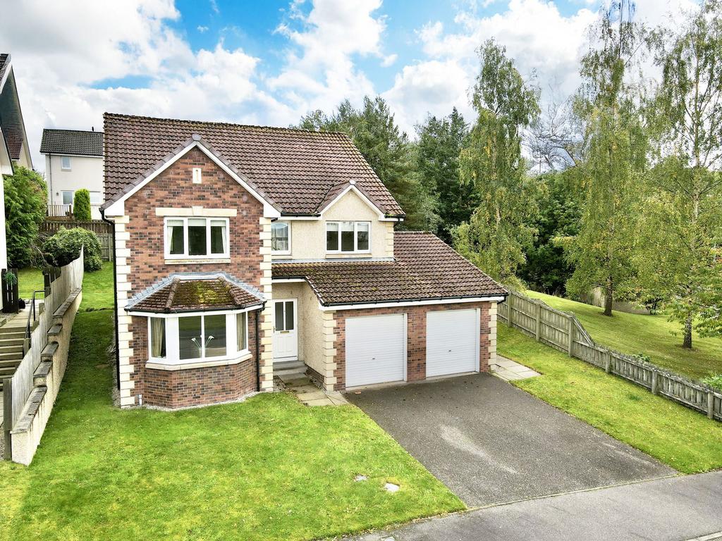 2 Castlehill Drive, Inverness, IV2 5GR 4 bed detached house - £370,000