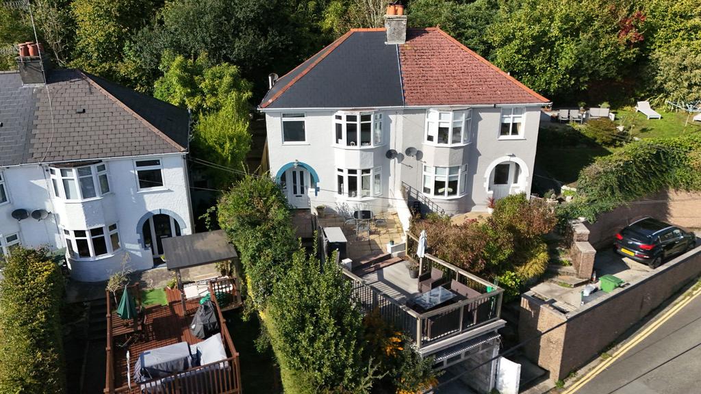 Old Exeter Road, Tavistock PL19 3 bed semi-detached house