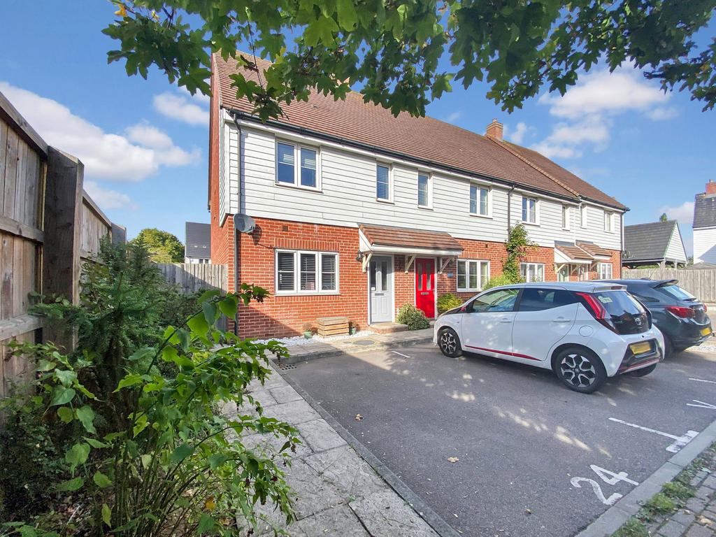 Ryeland Way, Ashford TN25 2 bed end of terrace house - £300,000