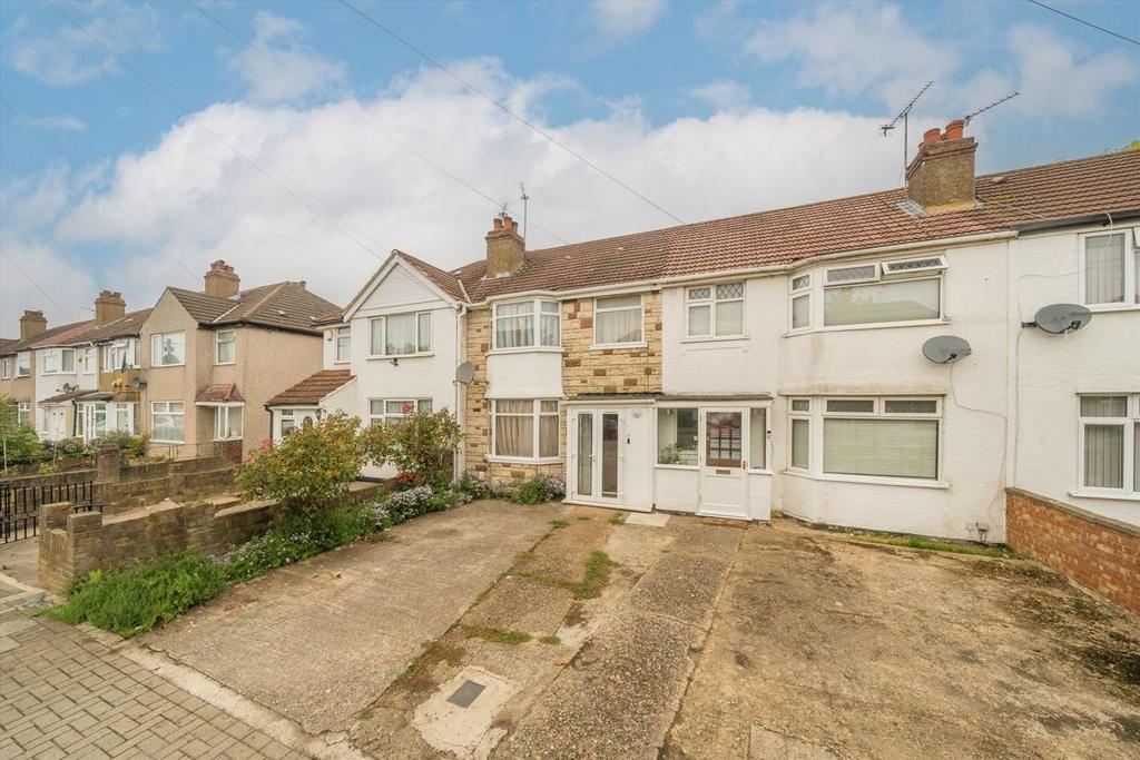 Stuart Avenue, Harrow HA2 4 bed detached house - £3,500 pcm (£808 pw)