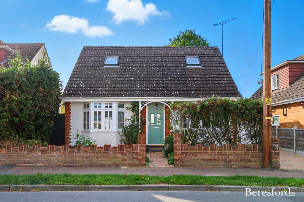 Cedar Road, Hutton, CM13 3 bed detached house for sale - £575,000