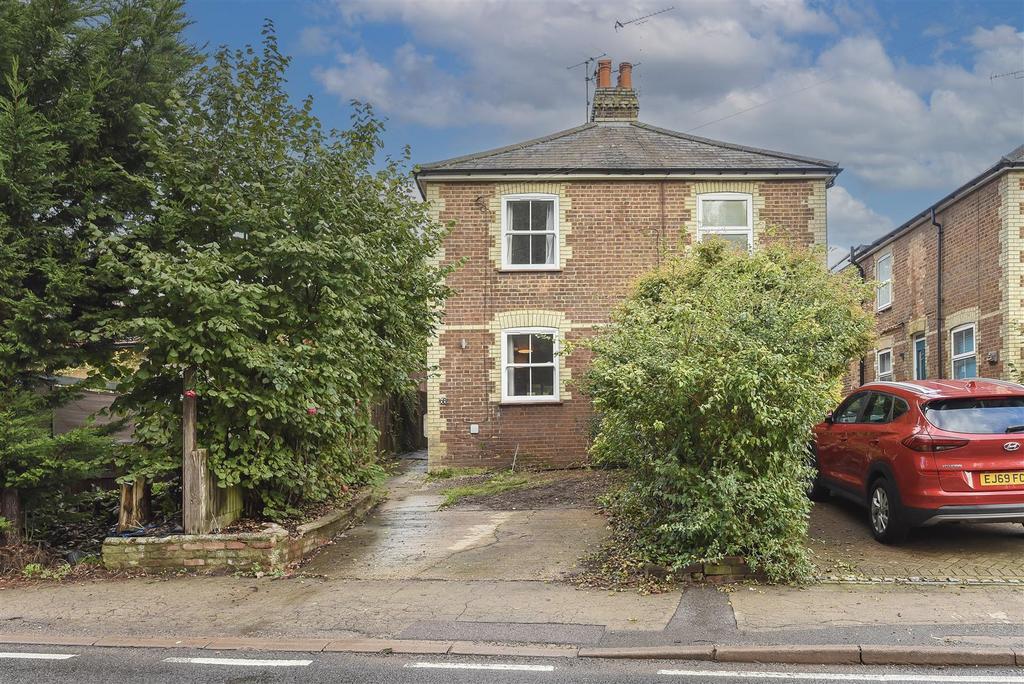 Lower Luton Road, Harpenden 2 bed semi-detached house - £500,000