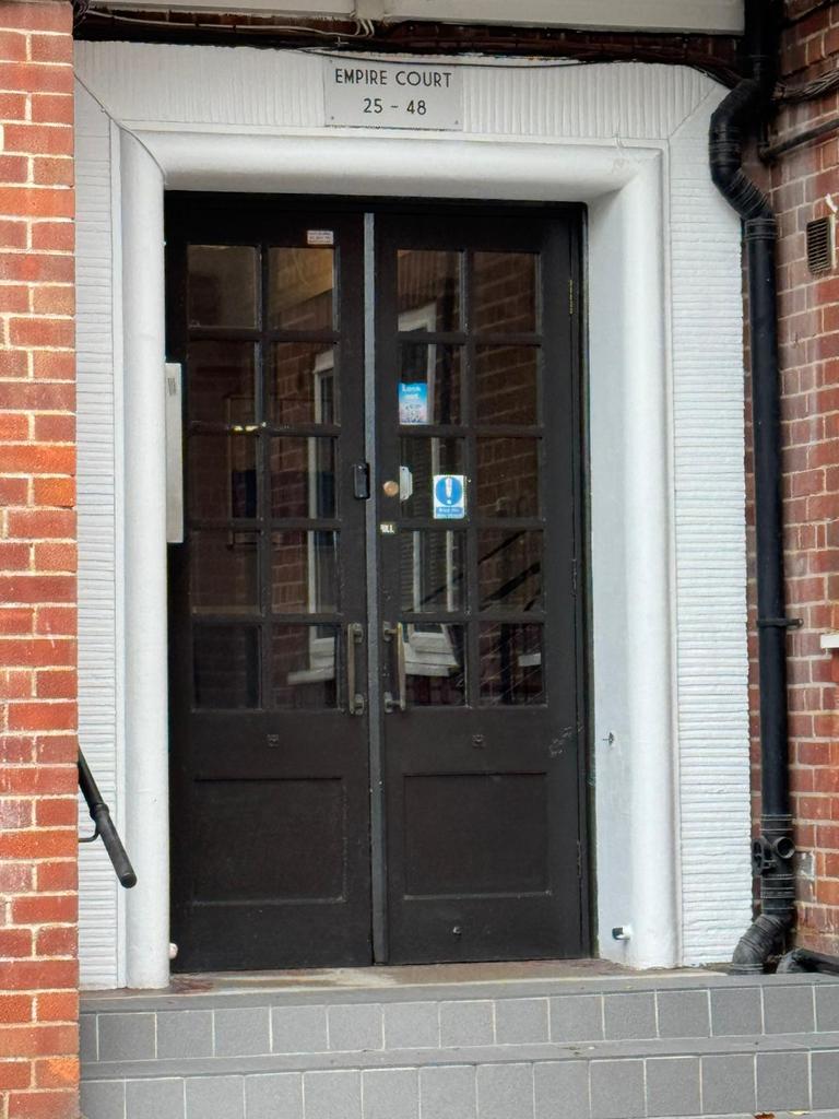 North End Road, Wembley HA9 2 bed flat - £1,775 pcm (£410 pw)