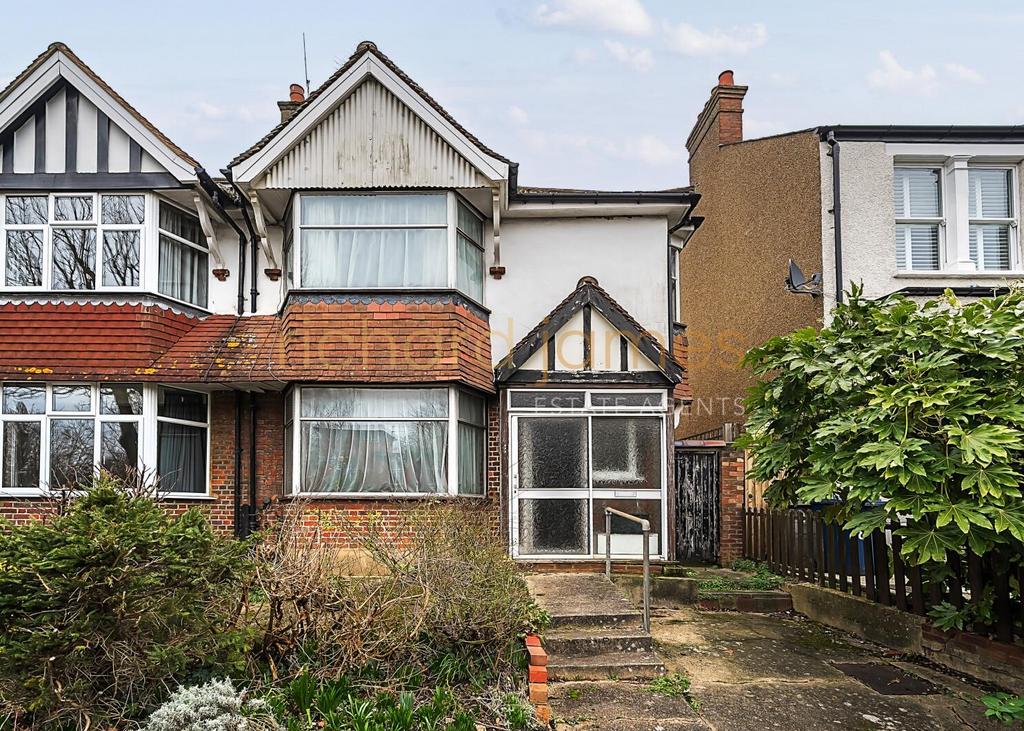 Daws Lane, Mill Hill, NW7 3 bed house - £699,950