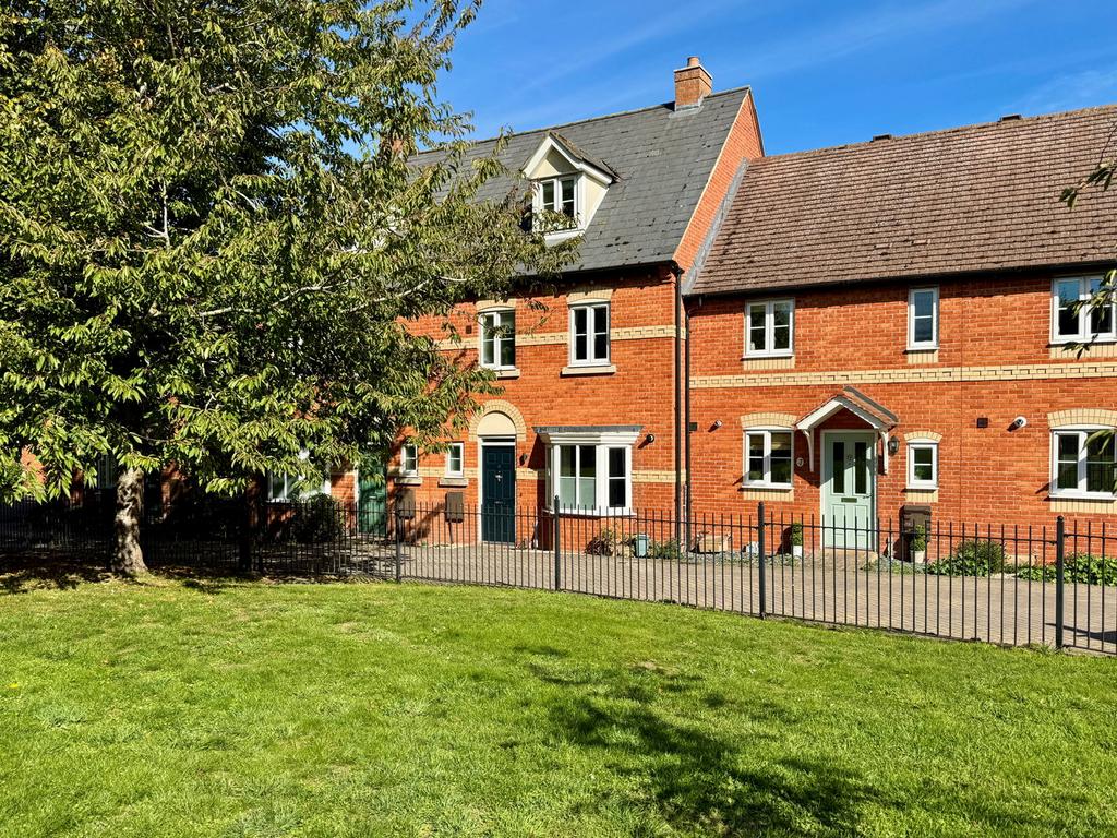 Chapel Close, Wantage, OX12 4 bed terraced house for sale - £406,500