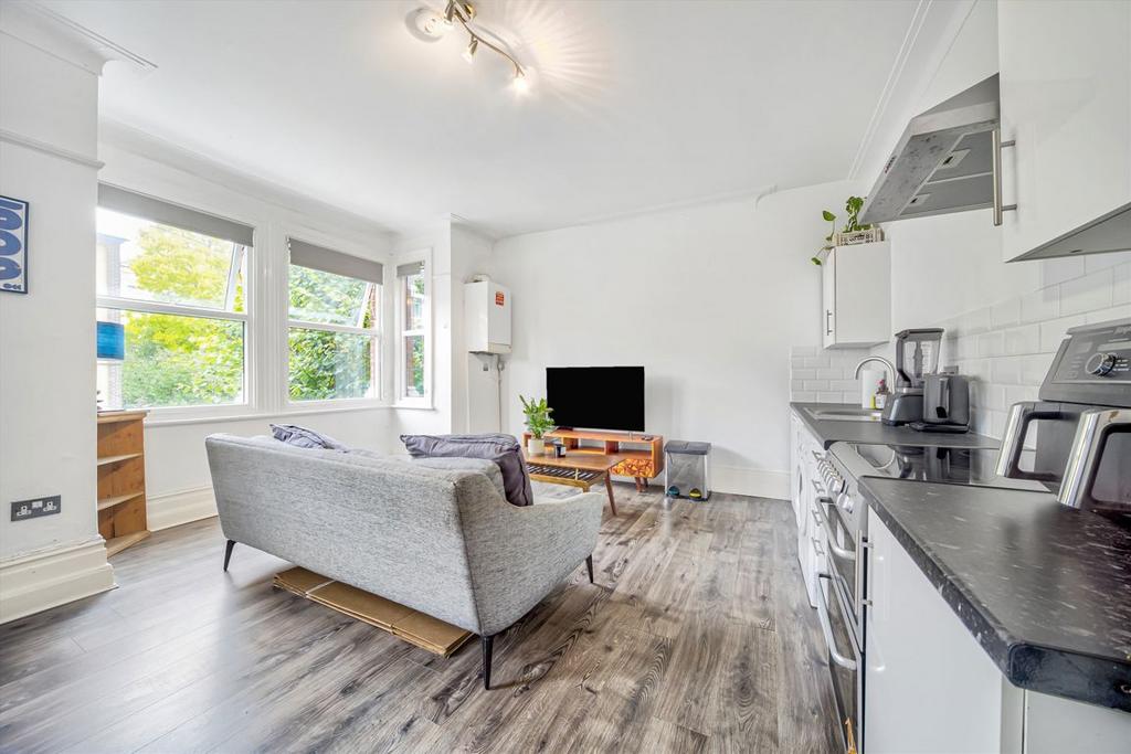 Talfourd Place, Peckham SE15 2 bed flat to rent - £2,100 pcm (£485 pw)