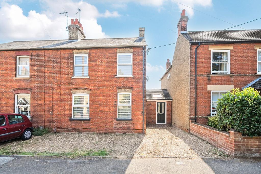 Chapel Road, Flitwick, MK45 3 bed semi-detached house - £450,000