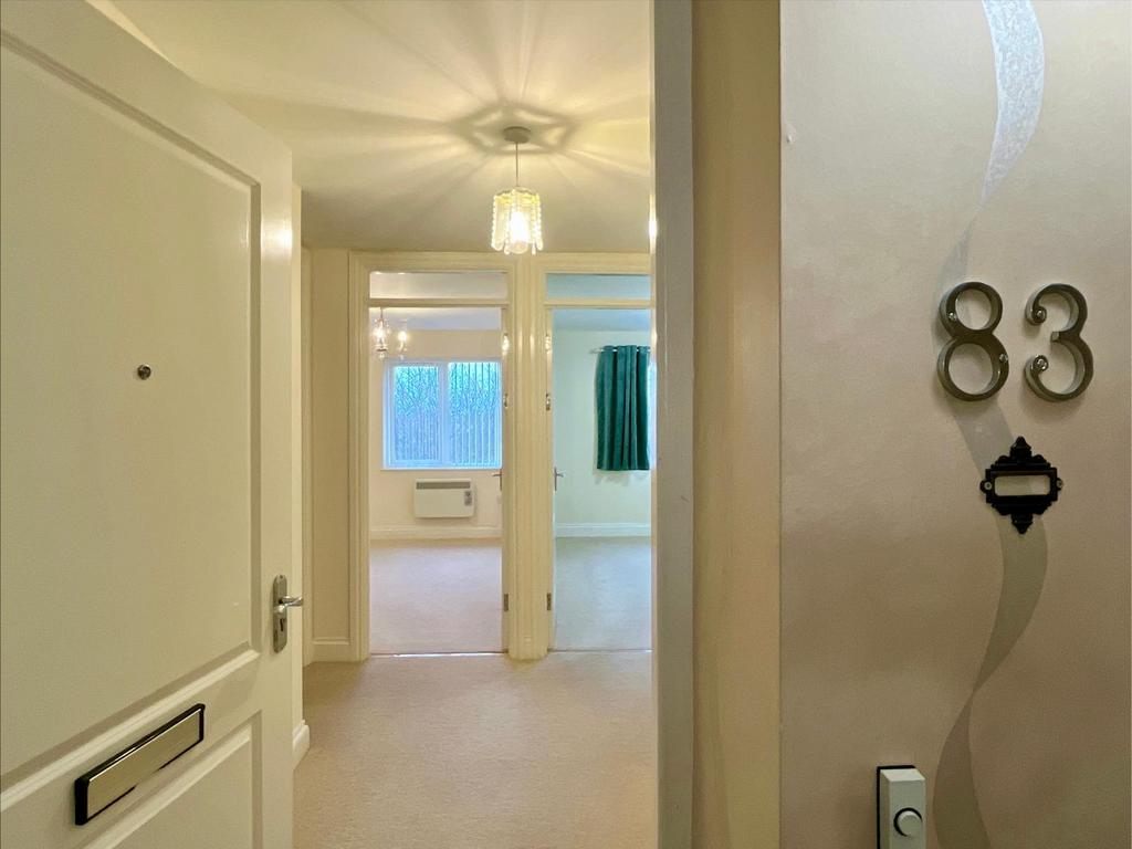 Swansea SA3 2 bed apartment for sale - £115,000