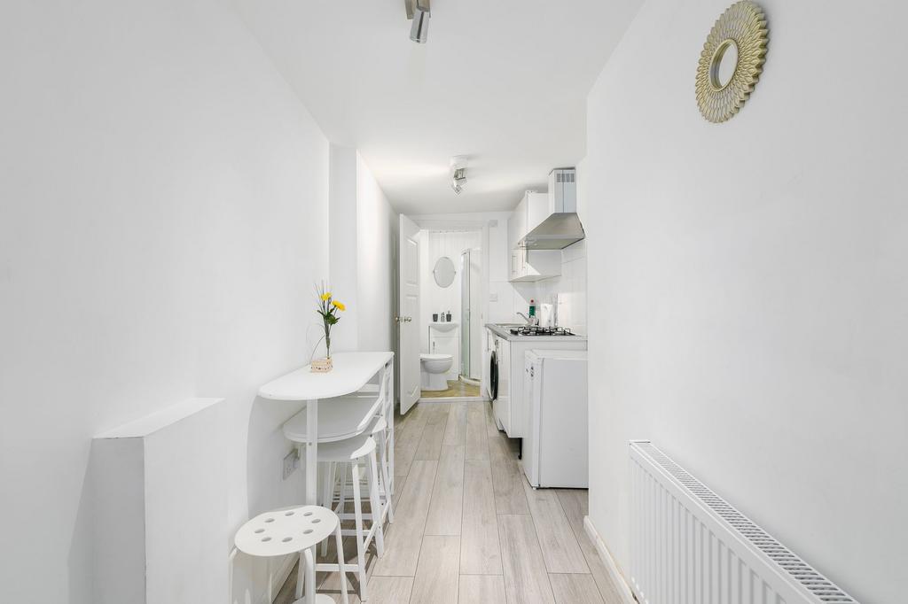 36 Upper St, London, N1 Studio - £1,600 pcm (£369 pw)