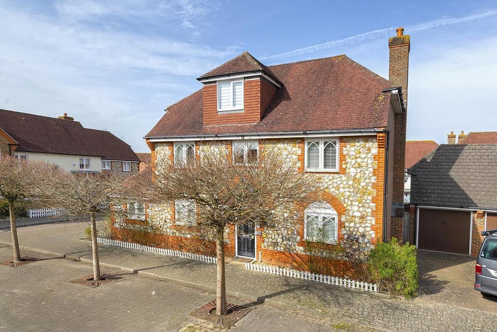 Alderwick Grove, Kings Hill, ME19 4GB 5 bed detached house - £2,500 pcm ...