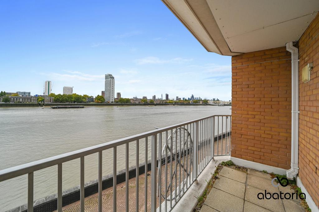 Cyclops Wharf, Homer Drive... 1 bed apartment - £2,145 pcm (£495 pw)