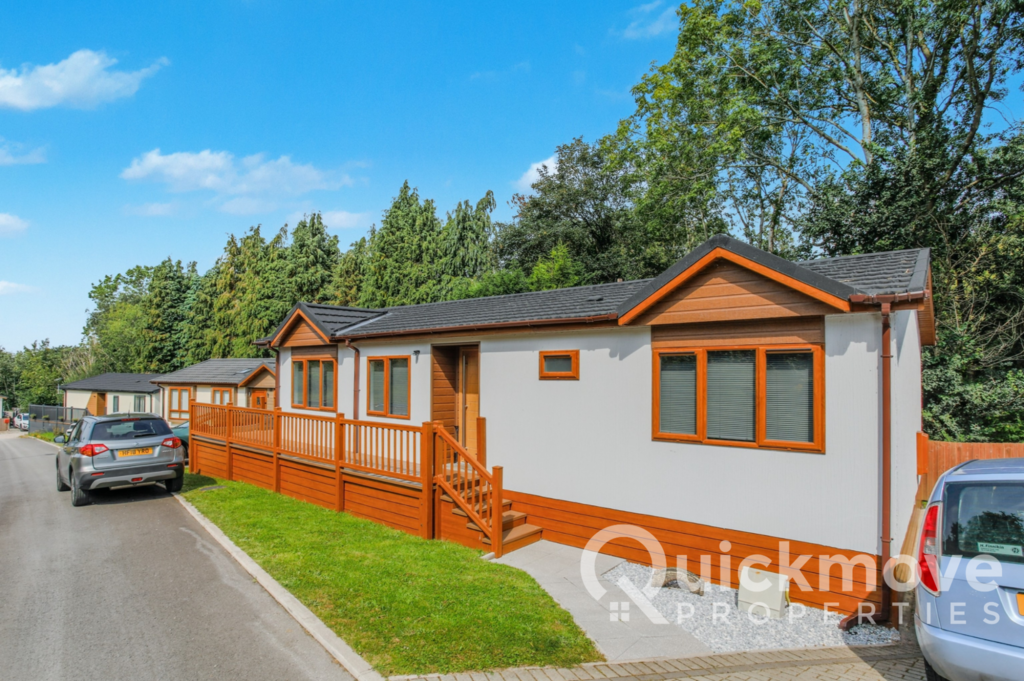 Ruthin, Wales, LL15 2 bed park home - £160,000