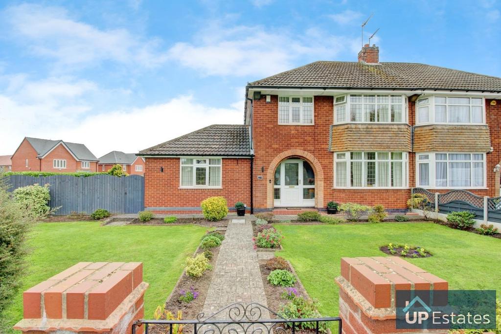 Wheelwright Lane, Ash Green, Coventry 3 bed semi-detached house - £350,000
