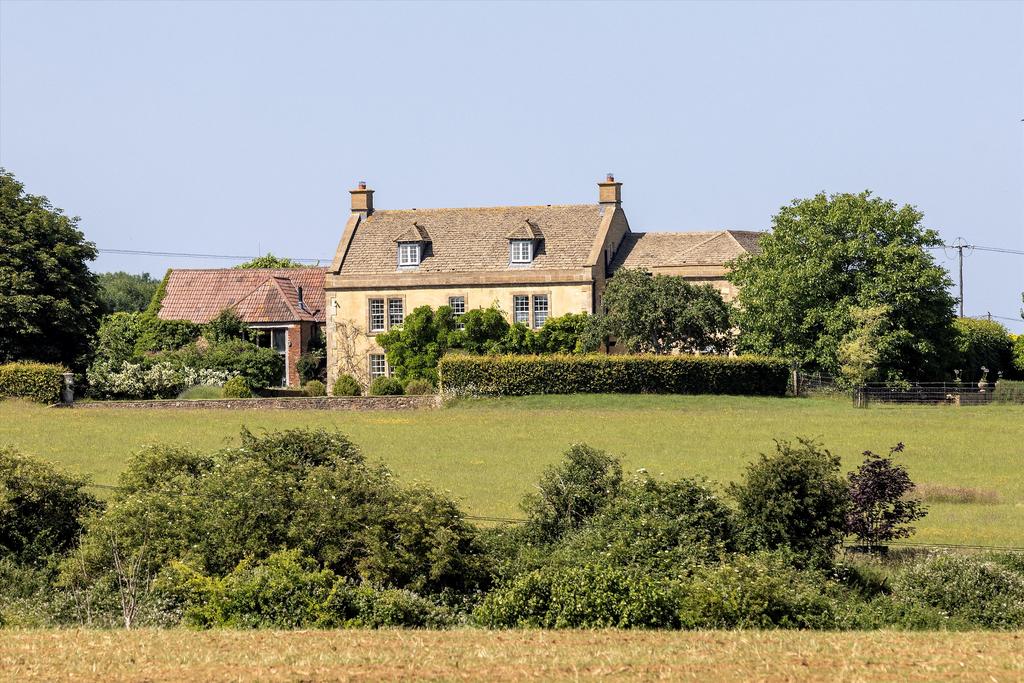 Bremhill, Calne, Wiltshire, SN11 8 bed farm house - £6,500,000
