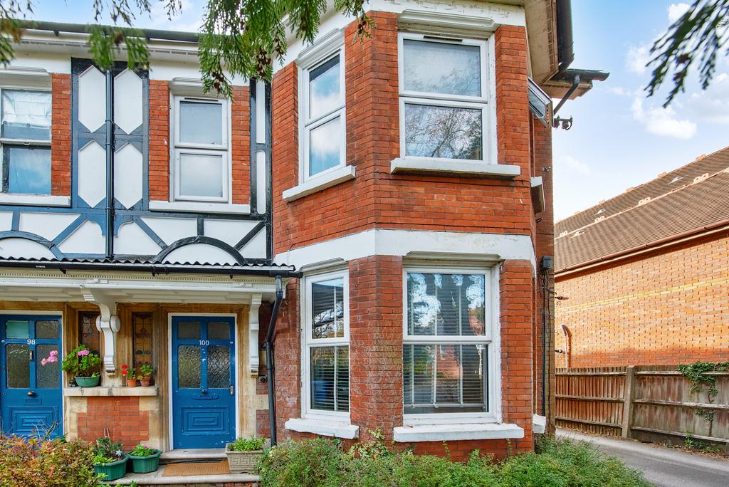 Alexandra Road, Farnborough, GU14 Studio - £795 pcm (£183 pw)