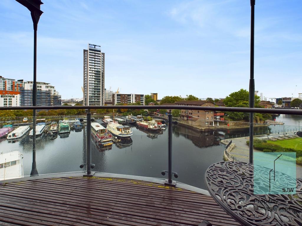 Boardwalk Place, London E14 3 bed apartment - £4,000 pcm (£923 pw)