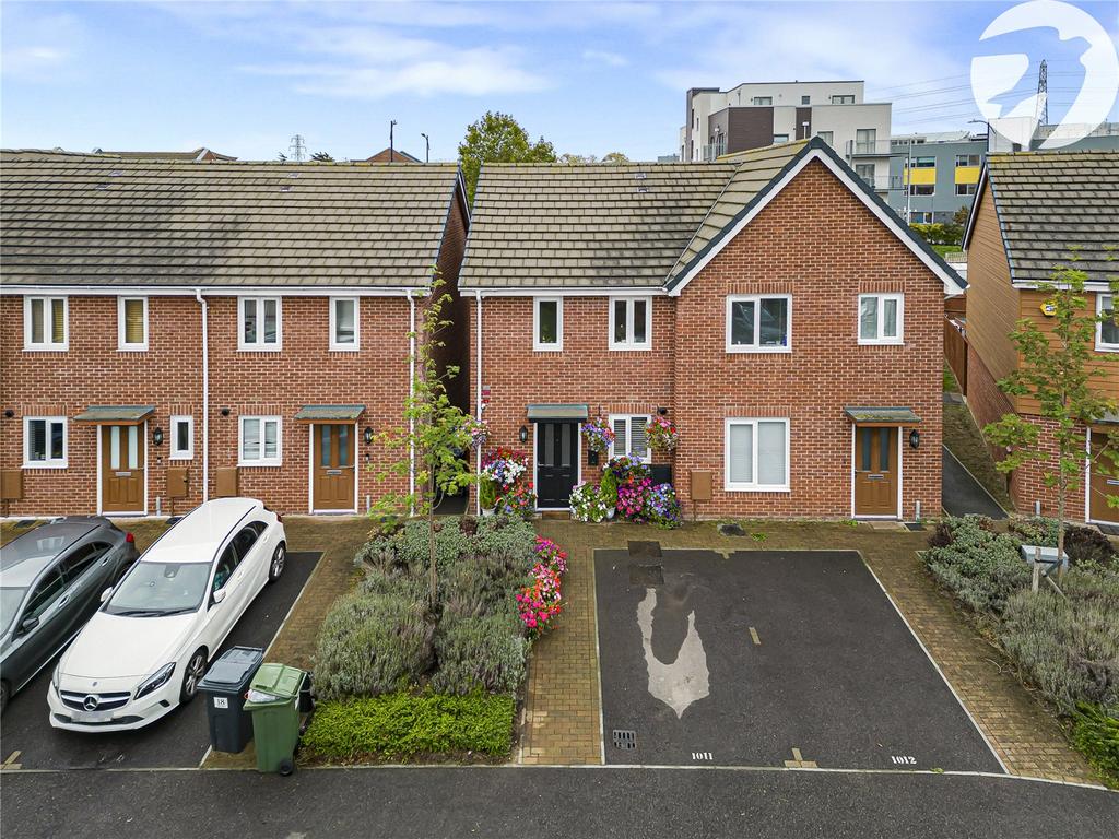 Muir Drive, Dartford, Kent, DA1 2 bed semi-detached house for sale - £ ...