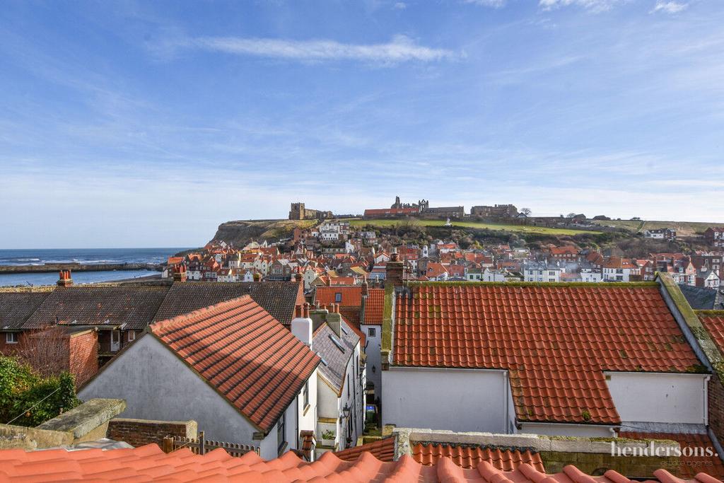 Whitby YO21 3 bed cottage for sale - £250,000