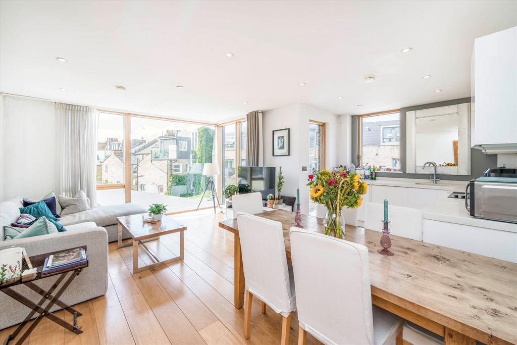 North End Road, London SW6 2 bed flat - £700,000