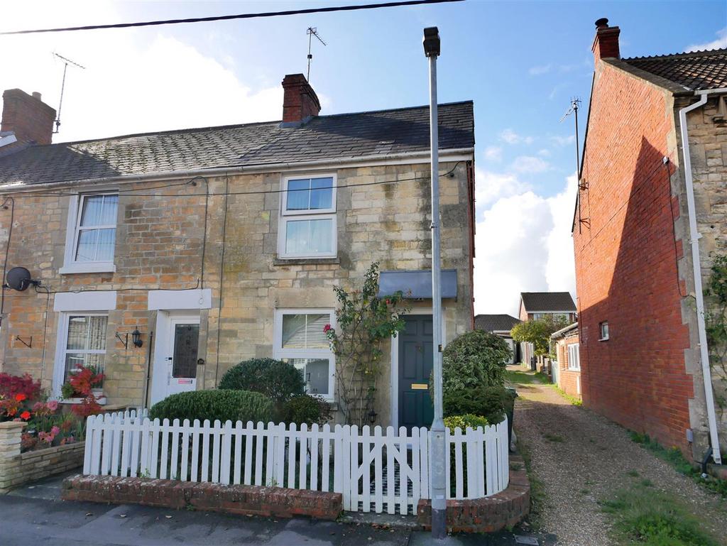 Shelburne Road, Calne 2 bed semi-detached house for sale - £287,000