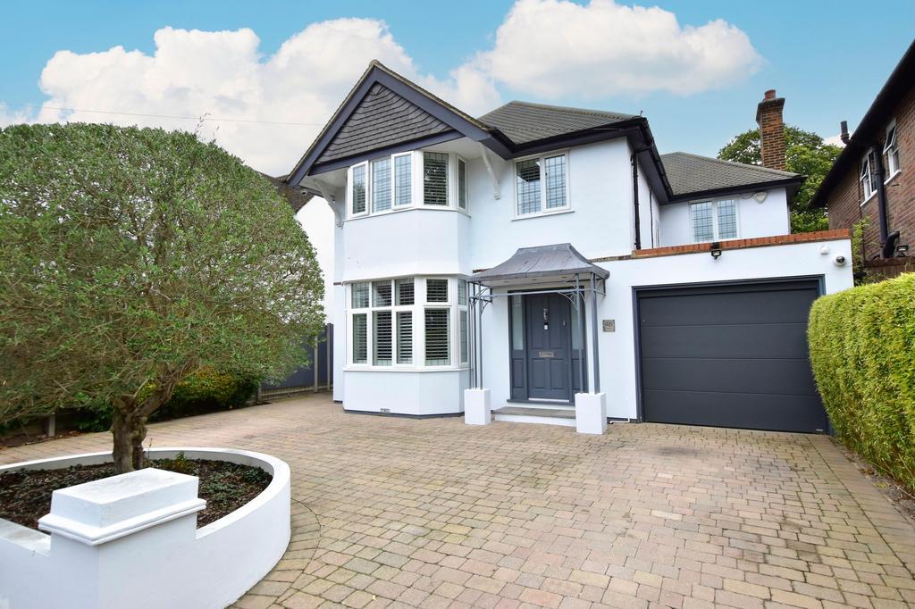 Parkside Drive, Watford, WD17 4 bed detached house - £1,250,000