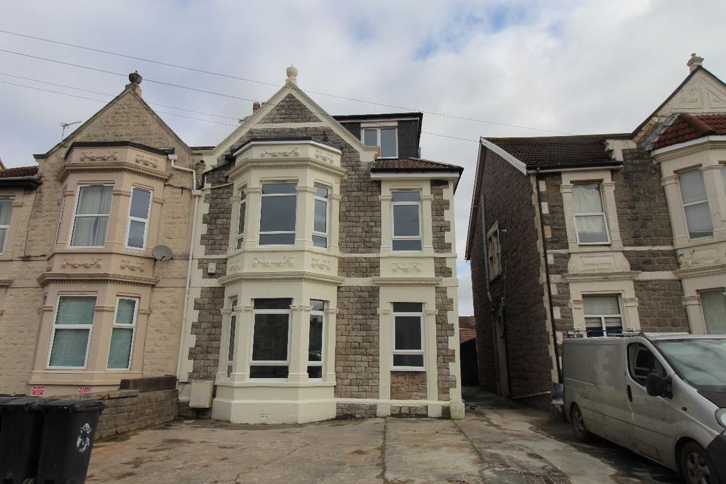 Locking Road, Weston-super-Mare Studio to rent - £675 pcm (£156 pw)