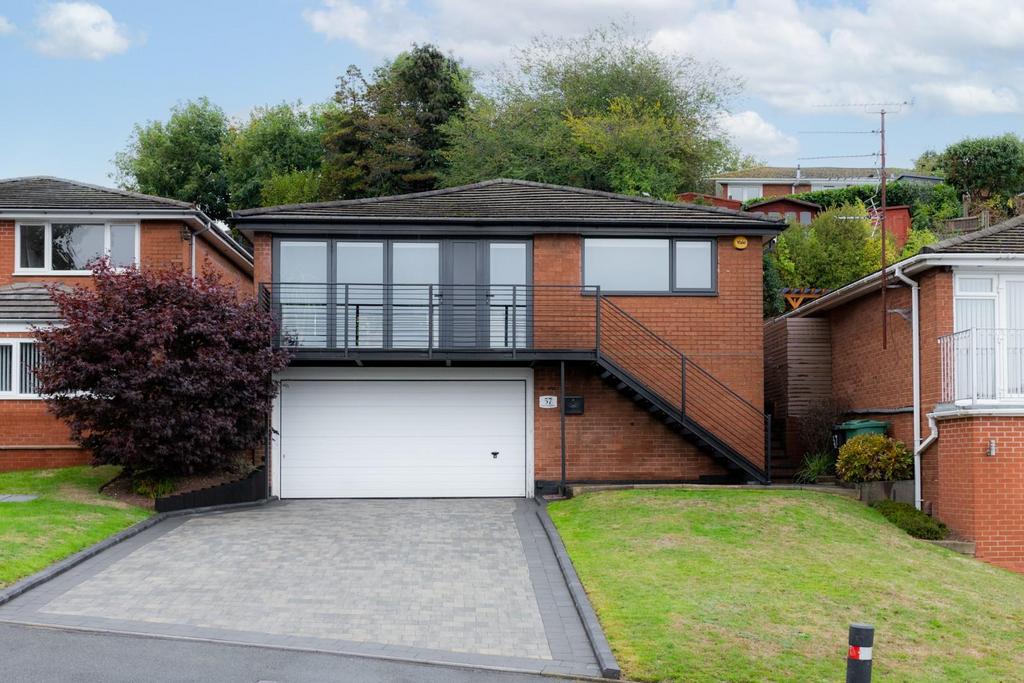 Chawn Park Drive, Stourbridge, DY9 0UG 2 bed detached house - £340,000