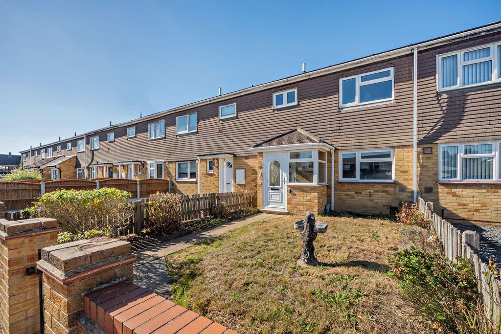 Daniel Close, Grays RM16 3 bed terraced house - £325,000