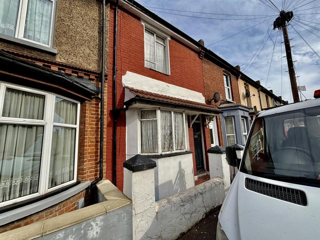 Gordon Road, Gillingham 3 bed terraced house - £190,000