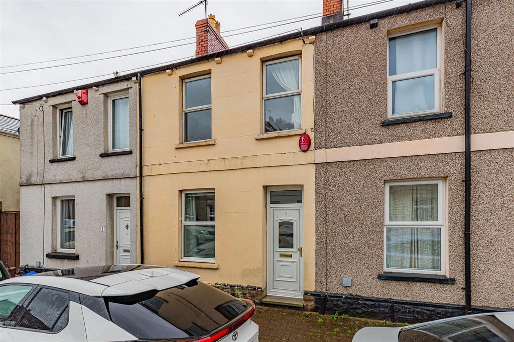 Lily Street, Cardiff CF24 2 bed terraced house - £250,000