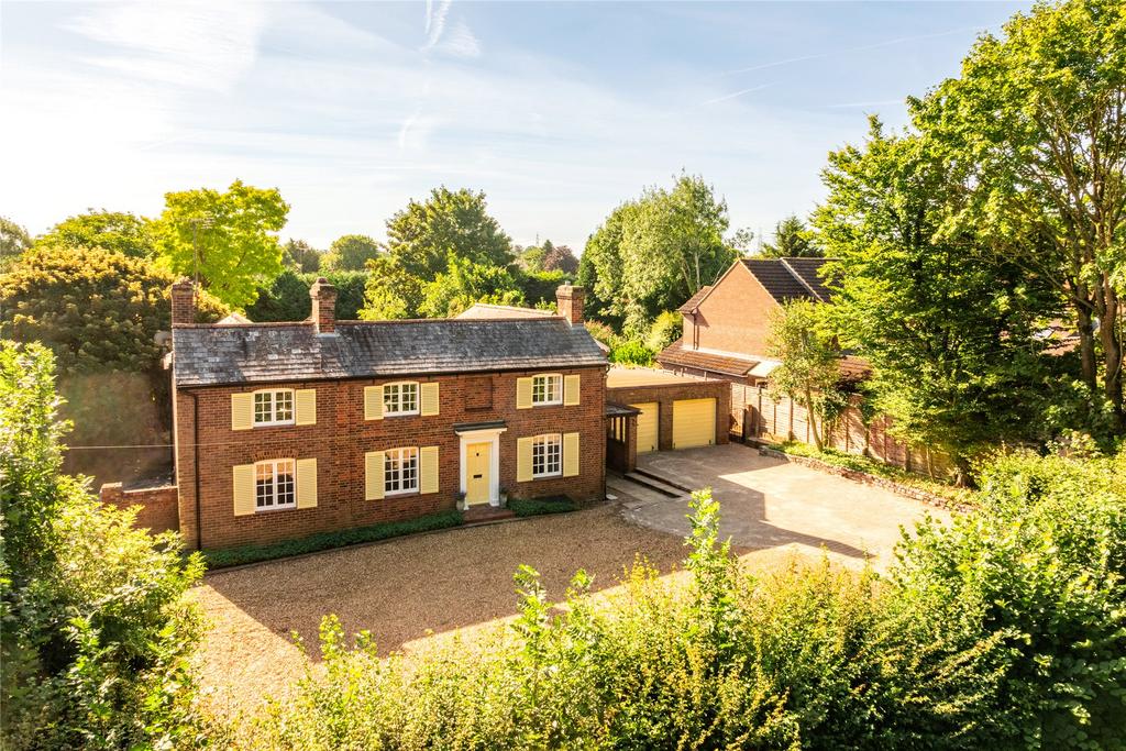 Mill Lane, Gosmore, Hitchin... 5 bed detached house to rent - £3,000 ...