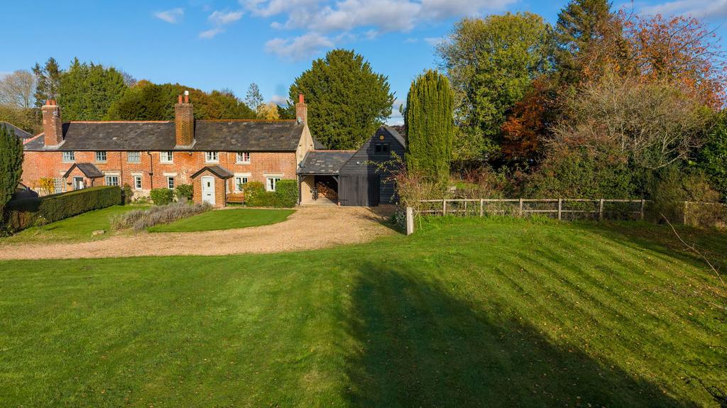 May Cottage, Brown Candover, Candover... 4 bed cottage for sale - £ ...