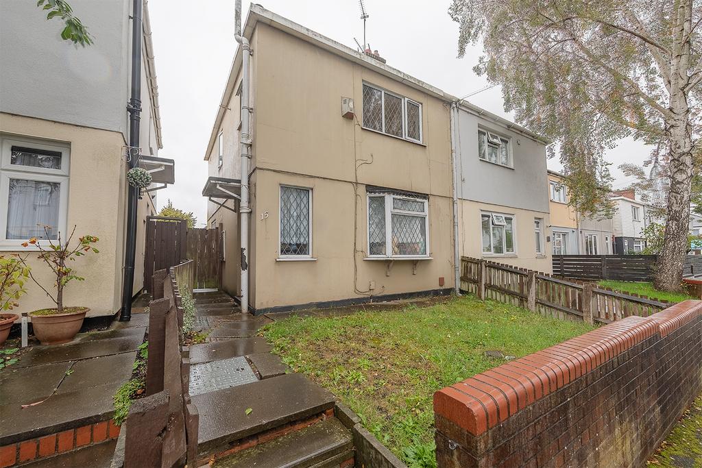 Clinton Road, Bilston WV14 3 bed semi-detached house - £128,500