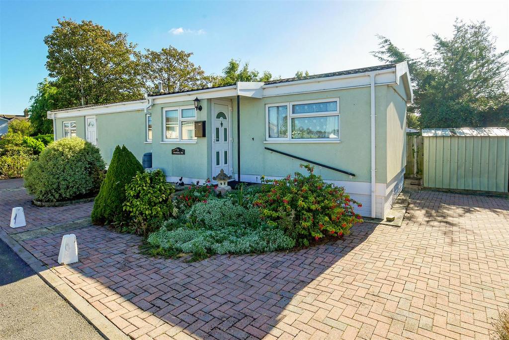 Thornlea Park, Littlehampton BN17 2 bed park home - £100,000