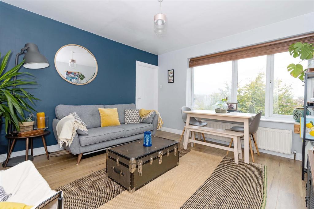 Hangleton Road, Hove 1 bed apartment - £1,200 pcm (£277 pw)