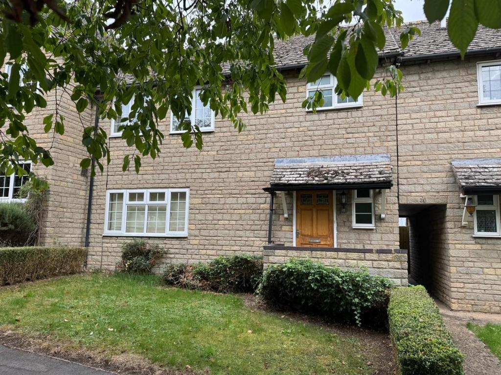Black Pot Lane, Oundle PE8 3 bed house - £1,475 pcm (£340 pw)