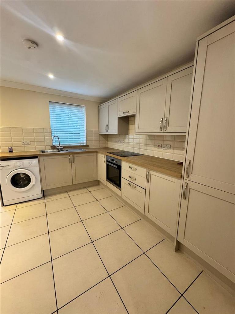 Freeman Gardens, Leeds 3 bed semi-detached house - £995 pcm (£230 pw)