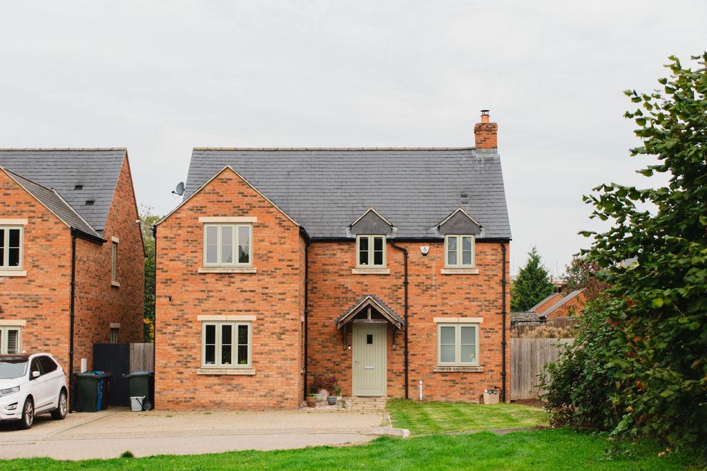 Noral Close, Banbury, OX16 4 bed detached house - £580,000