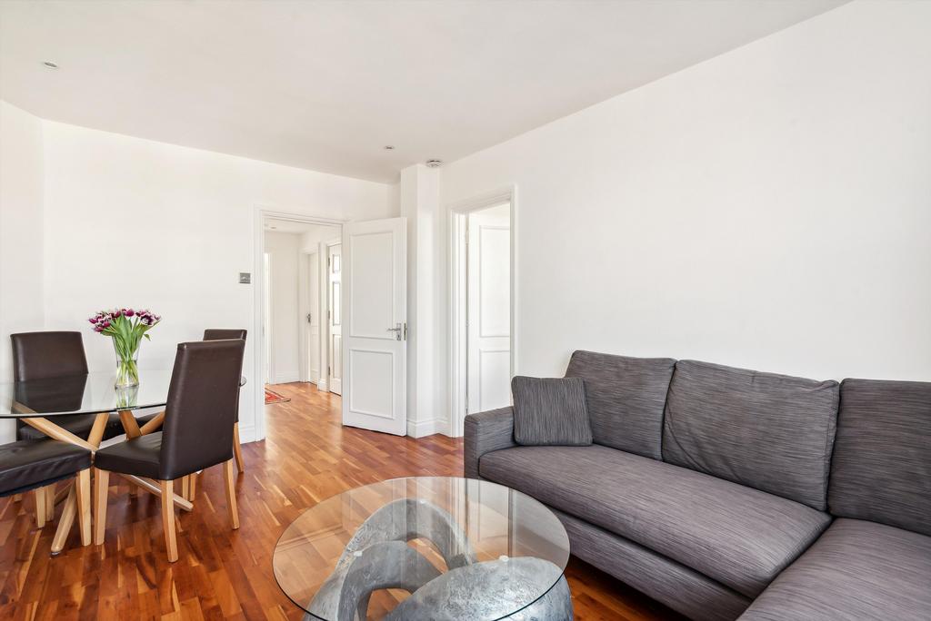 Devonshire Terrace, London, W2 2 bed flat - £2,817 pcm (£650 pw)