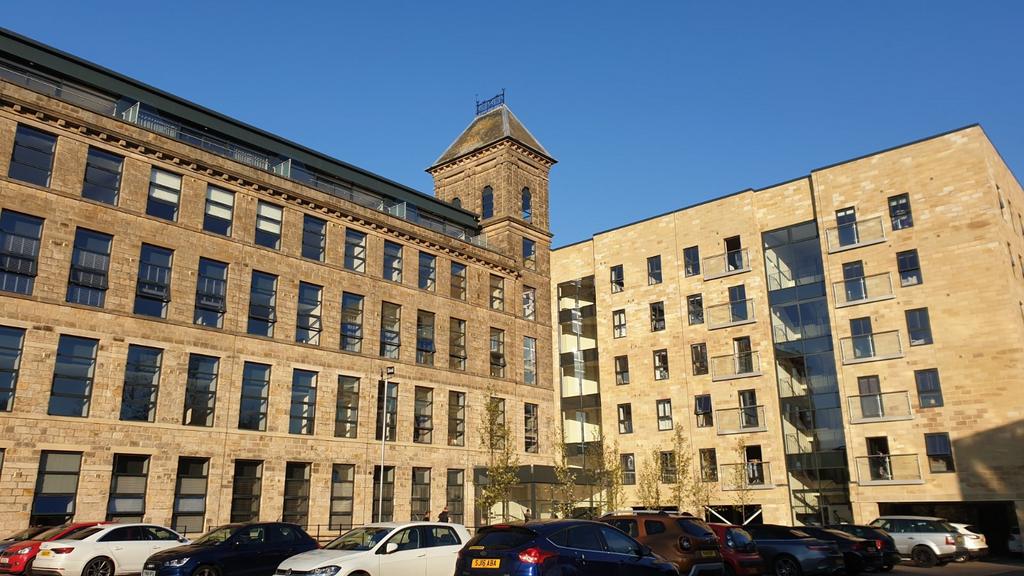 Low Lane, Horsforth, Leeds, West... 2 bed flat for sale - £275,000