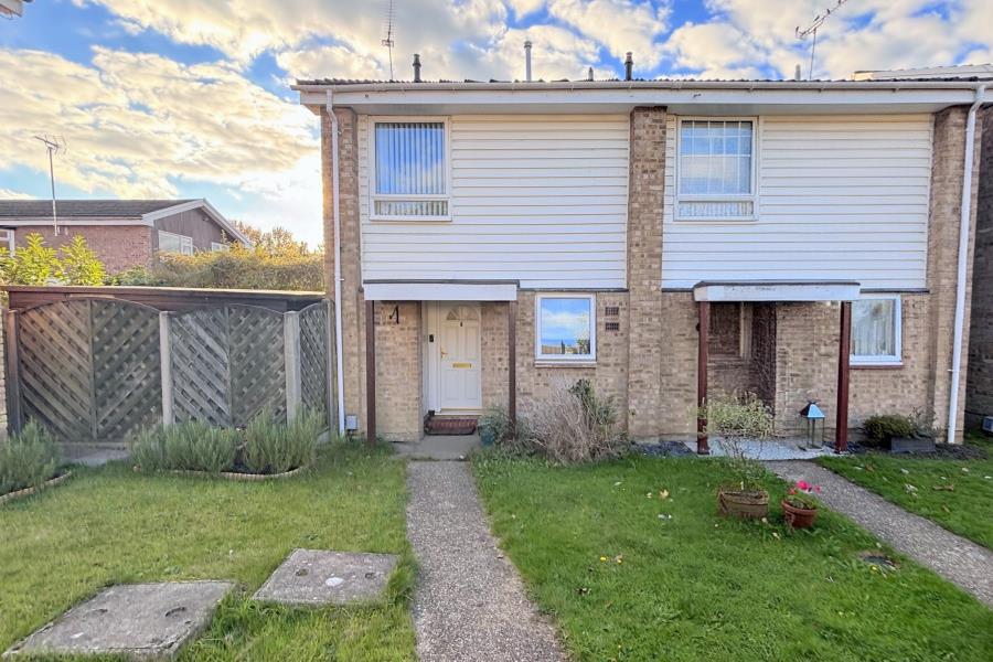 Silversmiths Way, Woking GU21 3 bed end of terrace house - £2,000 pcm ...