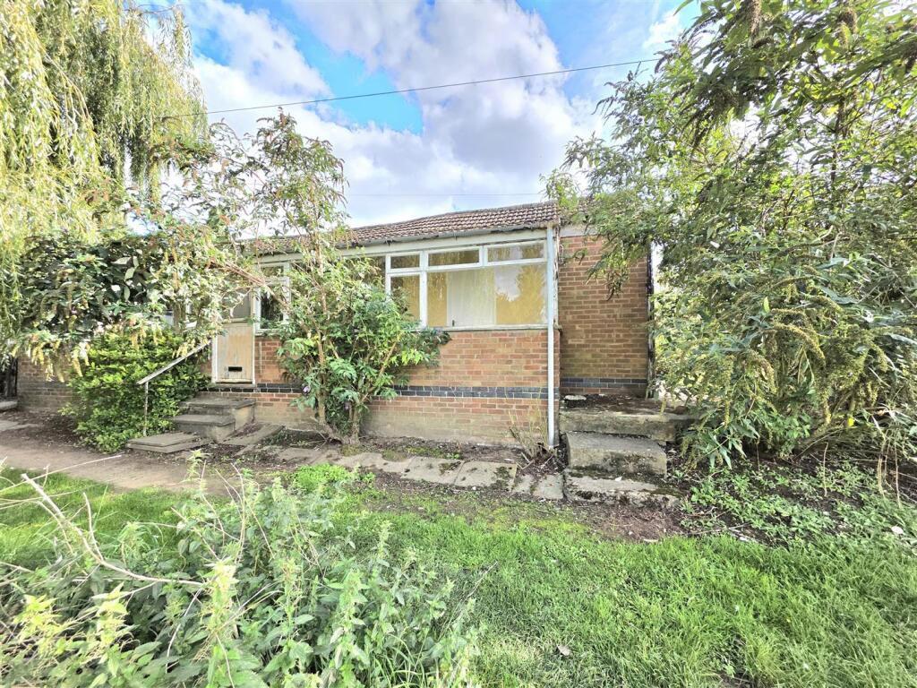 The Reservoir, Surfleet, Spalding... 3 bed bungalow - £105,000