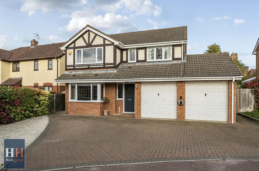 Lees Meadow, Hook RG27 4 bed detached house - £750,000