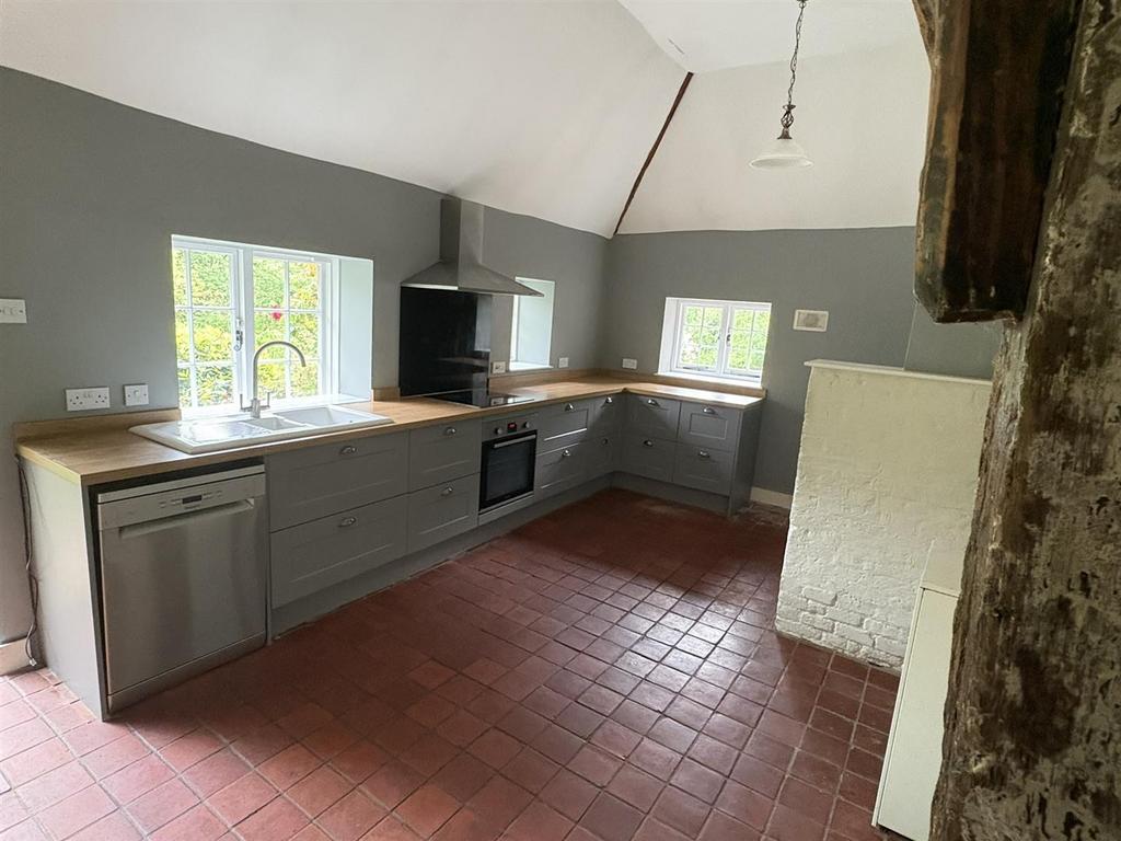 Eastling, Faversham 3 bed cottage to rent - £1,800 pcm (£415 pw)