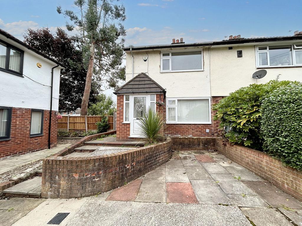 Wilbraham Road, Manchester M28 2 bed semi-detached house - £1,050 pcm ...