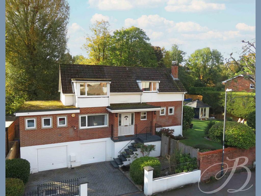 Ray Park Road, Maidenhead, SL6 5 bed detached house for sale - £1,295,000
