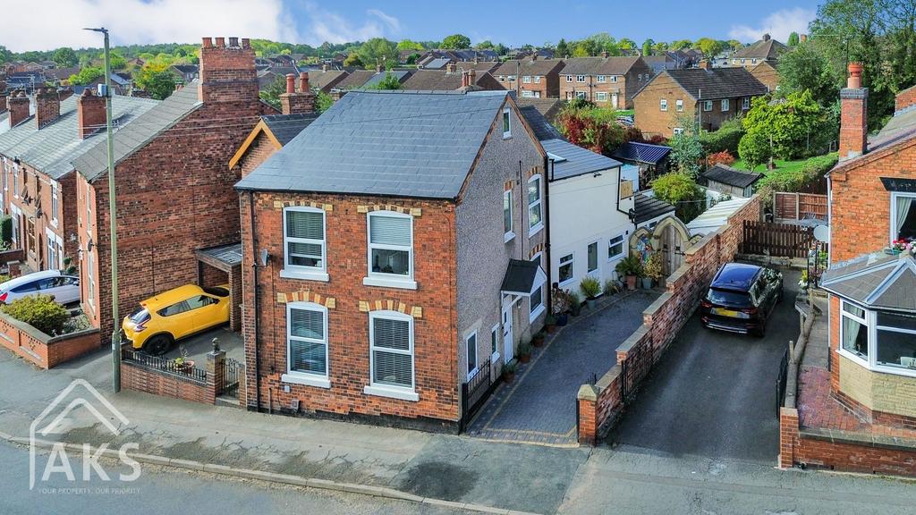 Derby Road, Ripley DE5 3 bed semi-detached house - £200,000