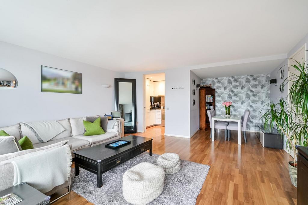 New Providence Wharf, 1 Fairmont... 2 bed apartment - £3,012 pcm (£695 pw)