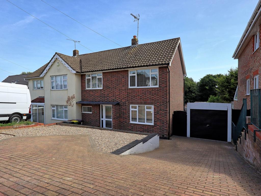 Uplands Park, Rayleigh 3 bed semi-detached house - £400,000