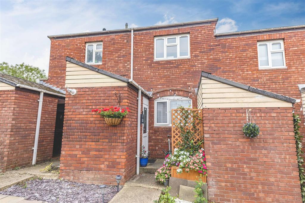 Burton Way, Windsor 1 bed maisonette - £235,000